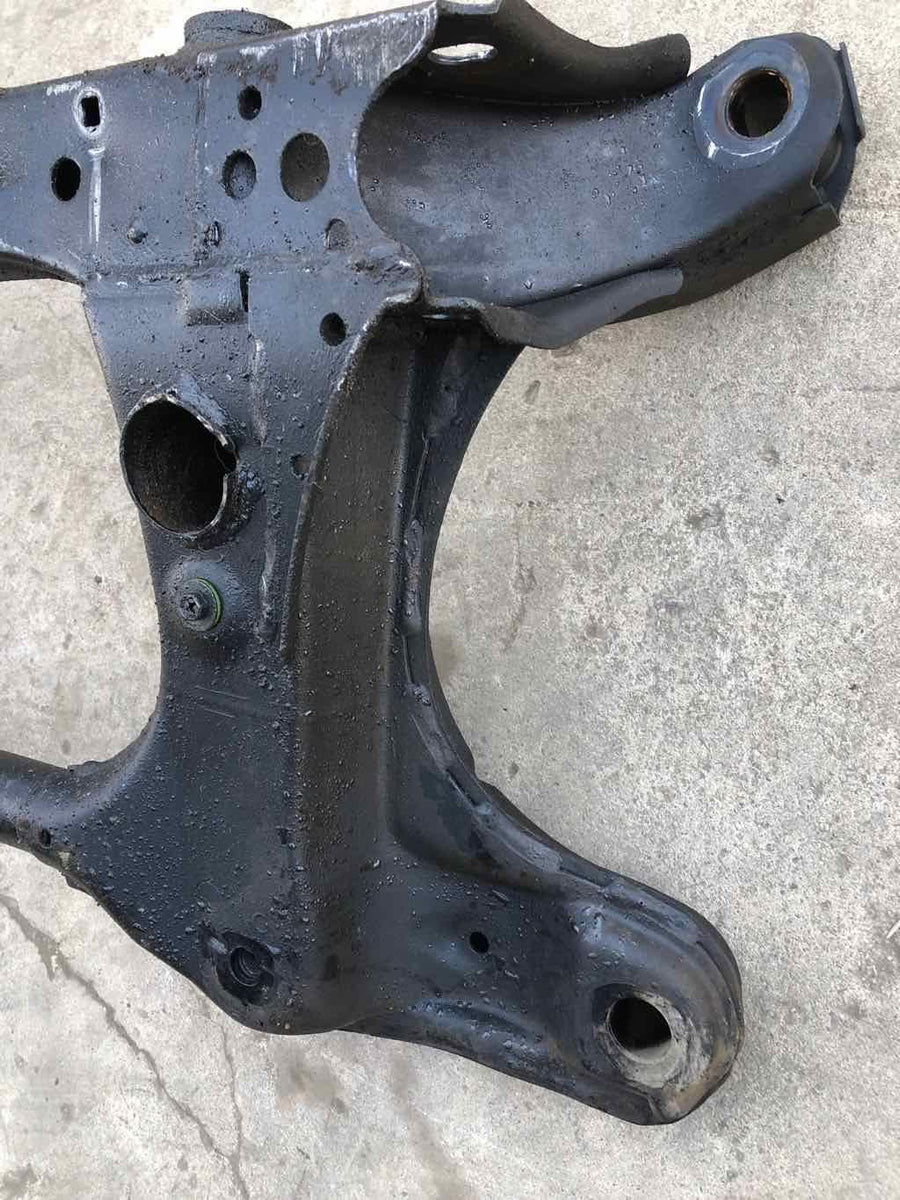 2001 - 2004 LEXUS LS430 Front Suspension Undercarriage Crossmember Sub ...